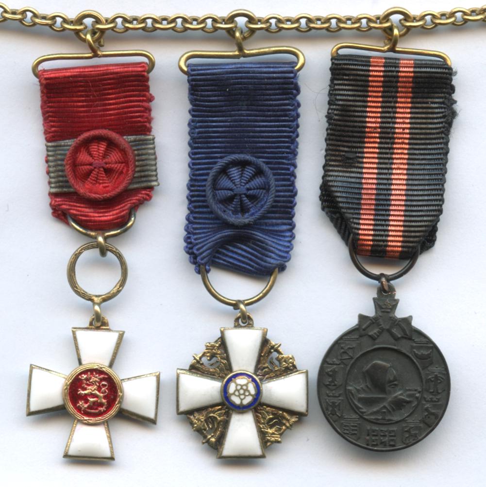 Miniature chain with 3 miniatures - Holmasto