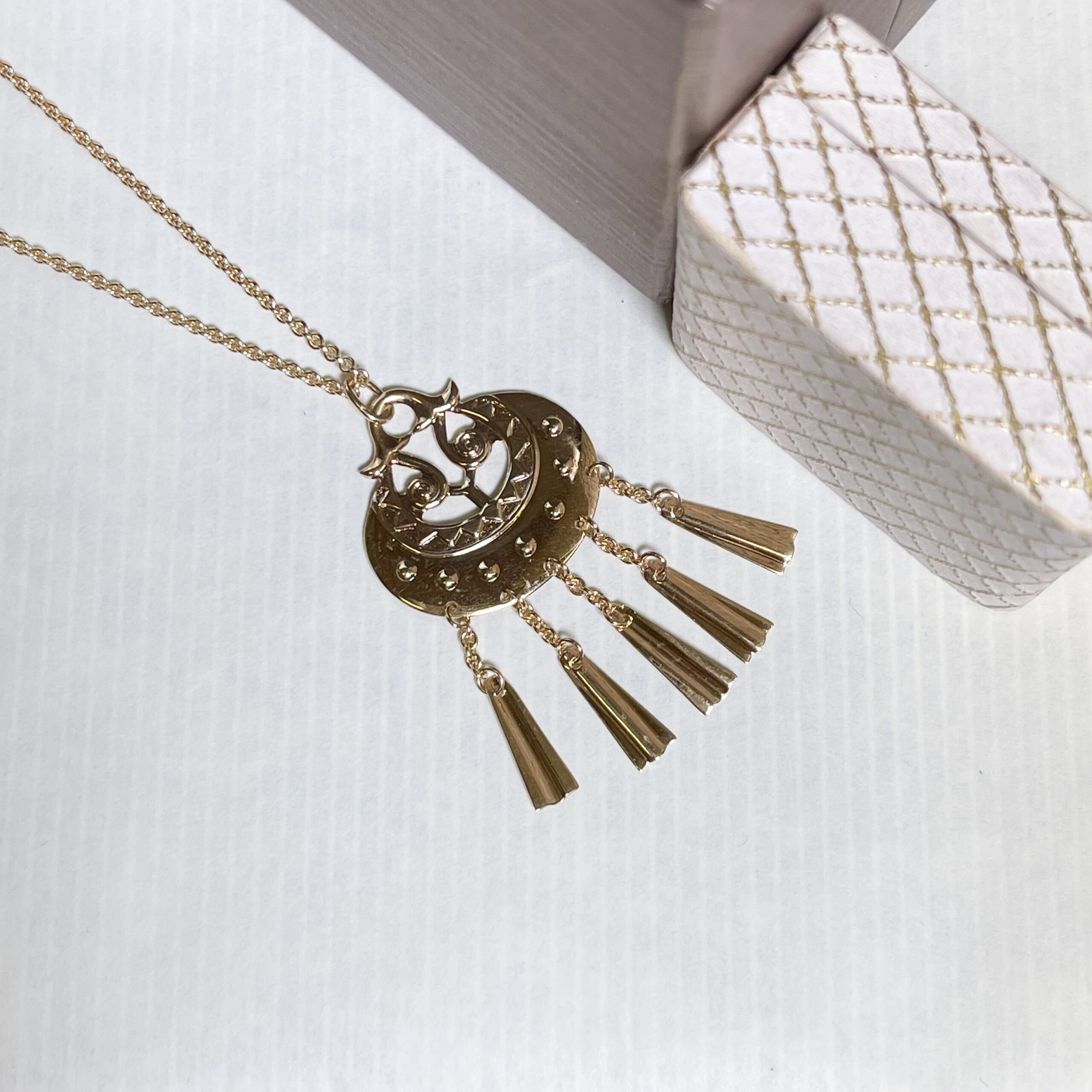 KALEVALA Kuutar- kaulakoru - Holmasto