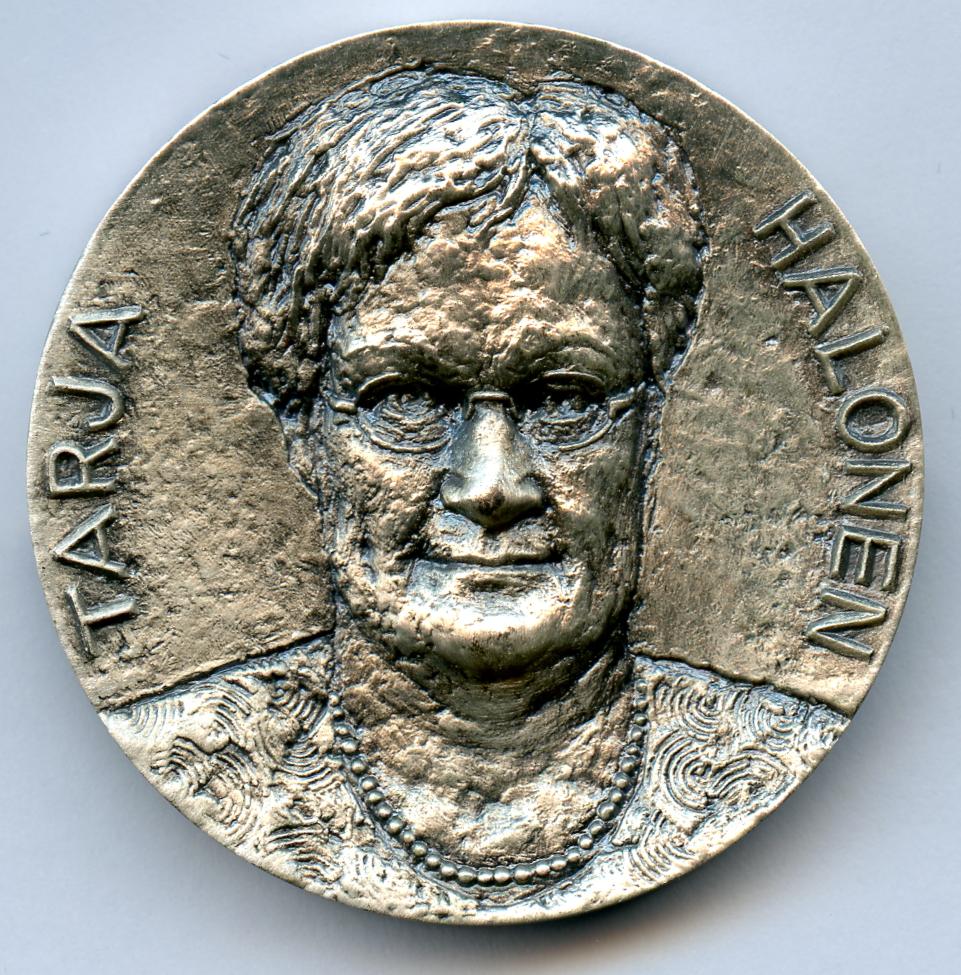 Tarja Halonen hopeamitali - Holmasto