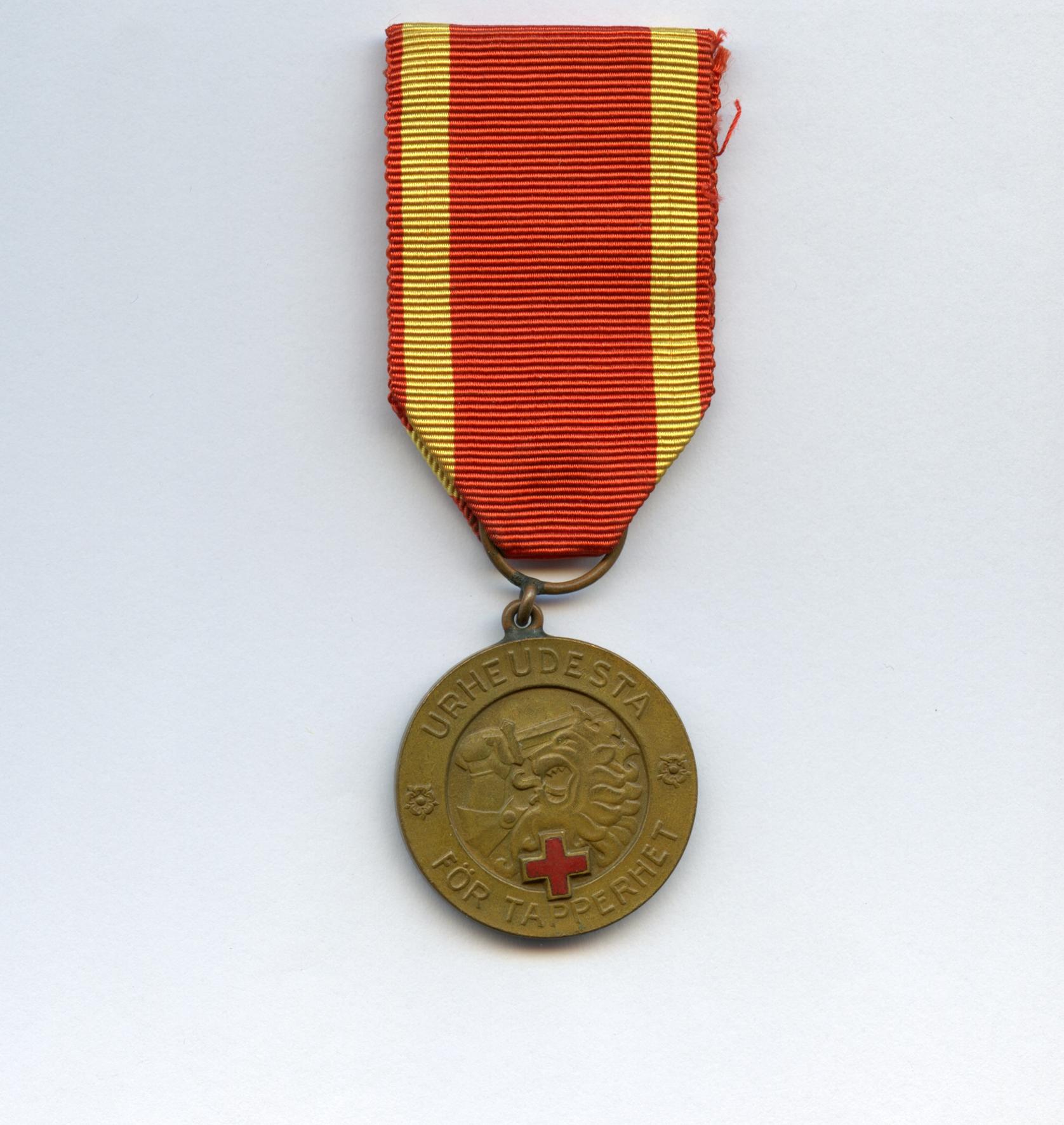 Vapaudenmitali 2 luokka 1941 Punaisen ristin merkein - Holmasto