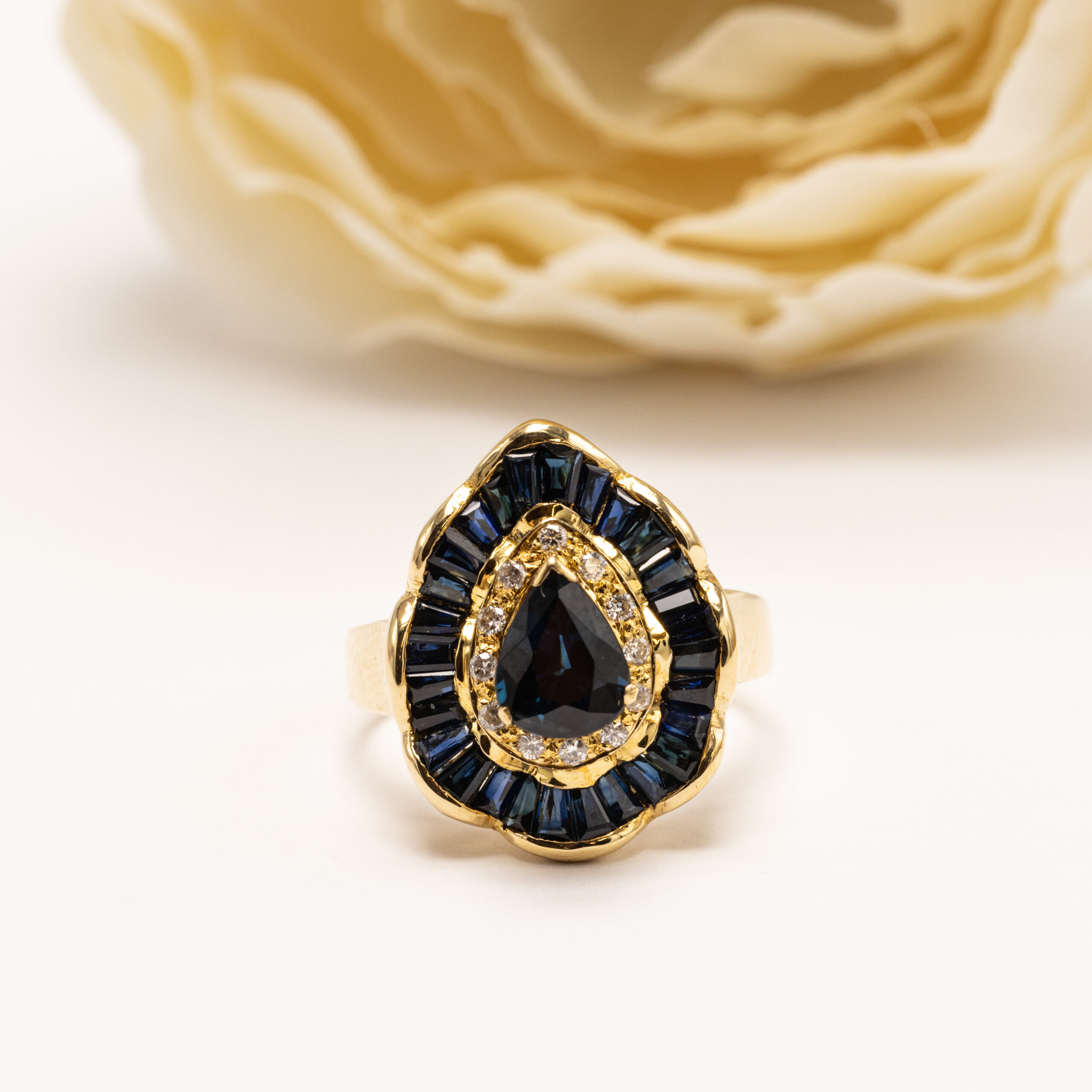 Safiiri- timanttisormus 2,55 + 0,12 ct - Holmasto